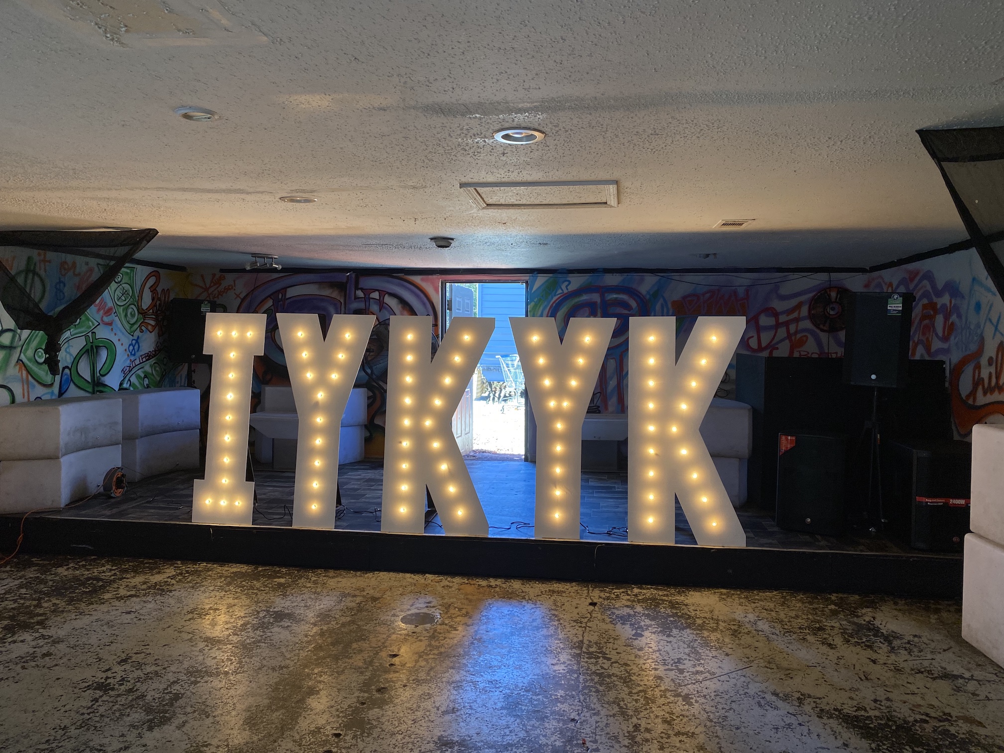 Giant Letters of Atlanta – We brighten your events
